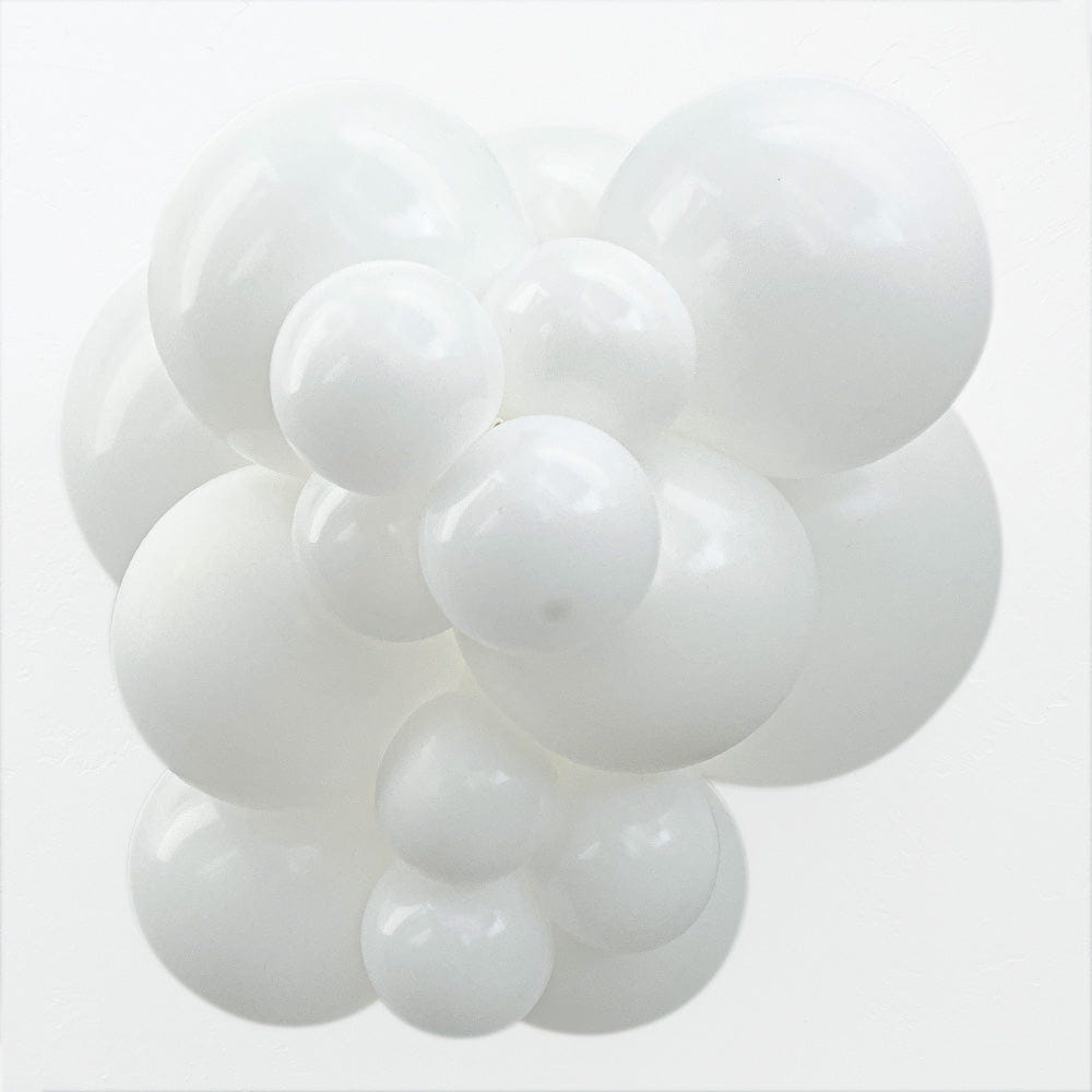 White 11″ Latex Balloons (10 count) – instaballoons Wholesale